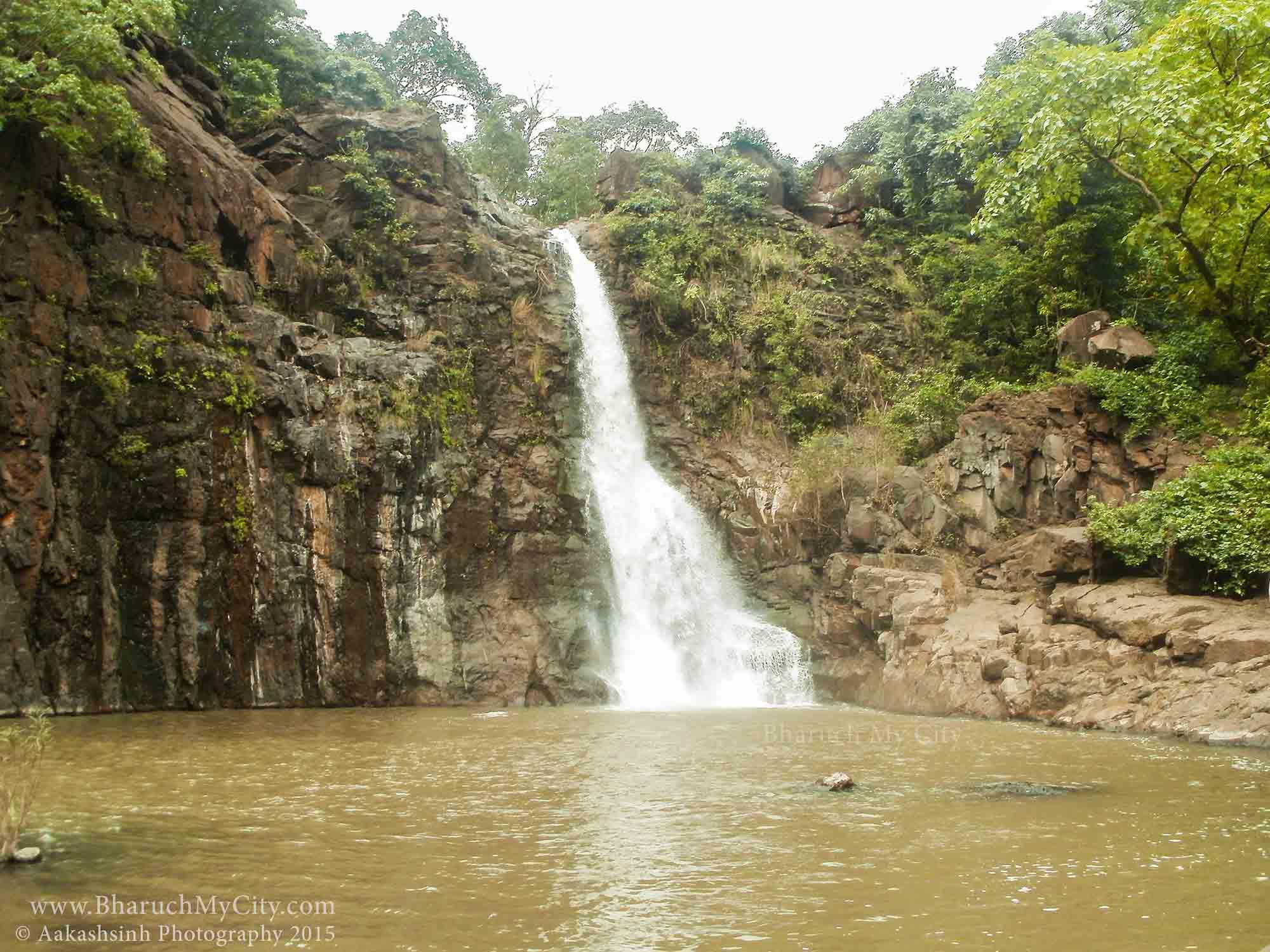 Top 10 must visit waterfalls of Gujarat – Banjaran Foodie